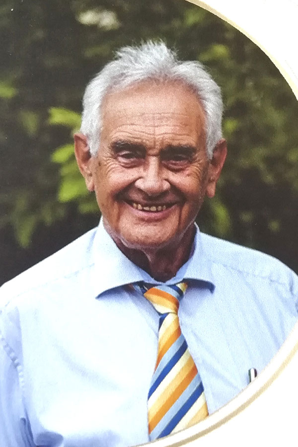 Pferdezuchtverband Rheinland-Pfalz-Saar - Dr. Lothar Graf aus ... Pferdezuchtverband Rheinland-Pfalz-Saar - Dr. Lothar Graf aus ...